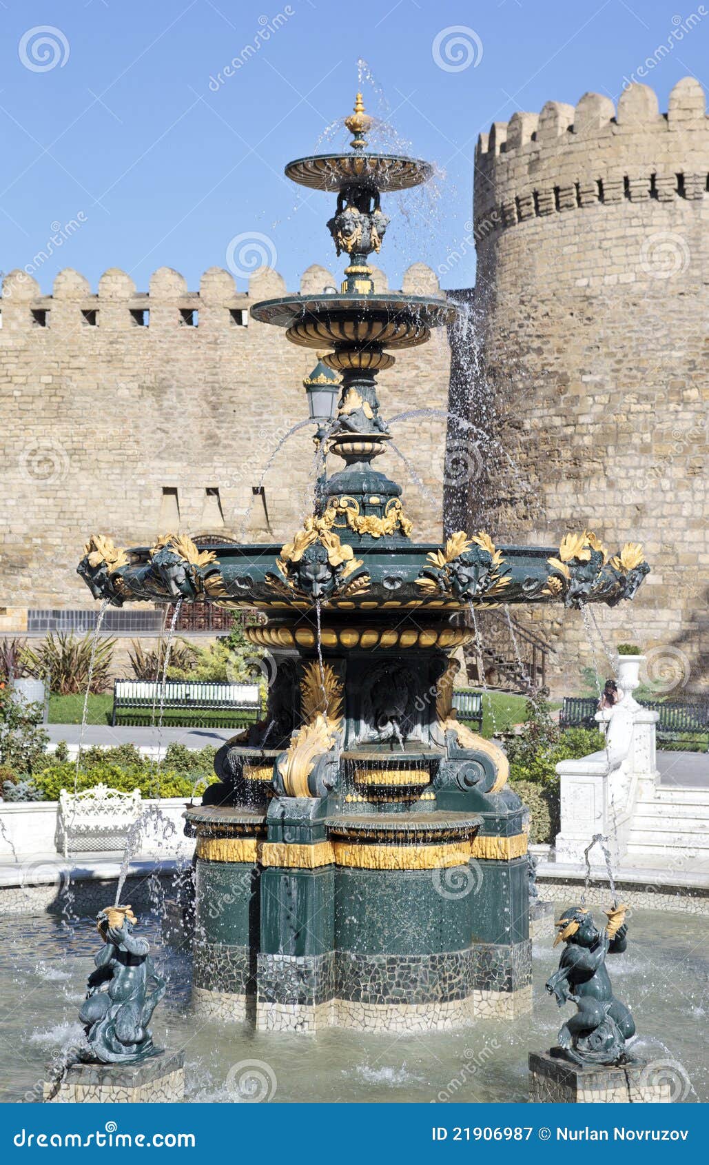 Springbrunn fotografering för bildbyråer. Bild av vatten - 21906987