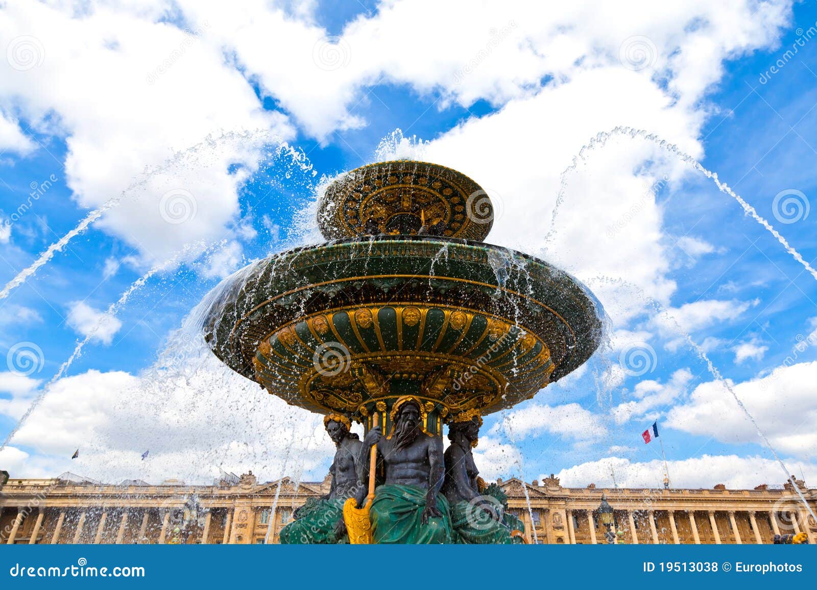 Springbrunn paris arkivfoto. Bild av färgstänk, arkitektur - 19513038