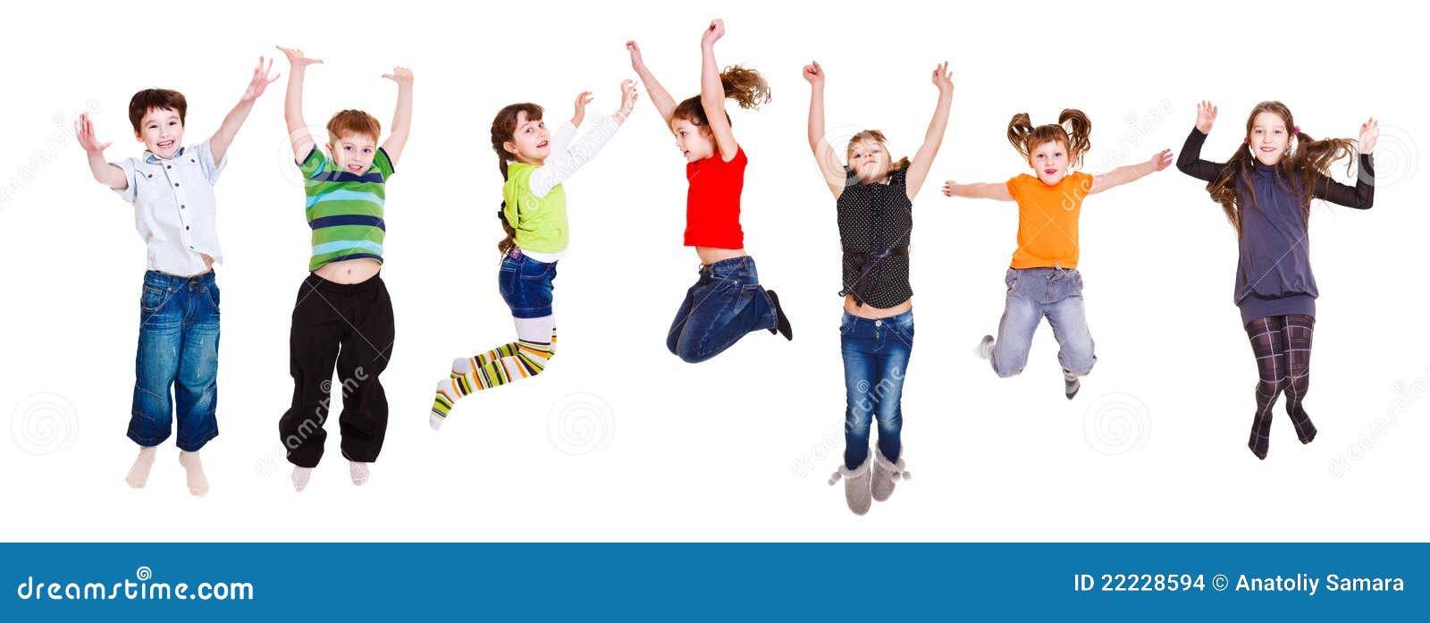 Springende kinderen stock foto. Image of weinig, mooi - 22228594