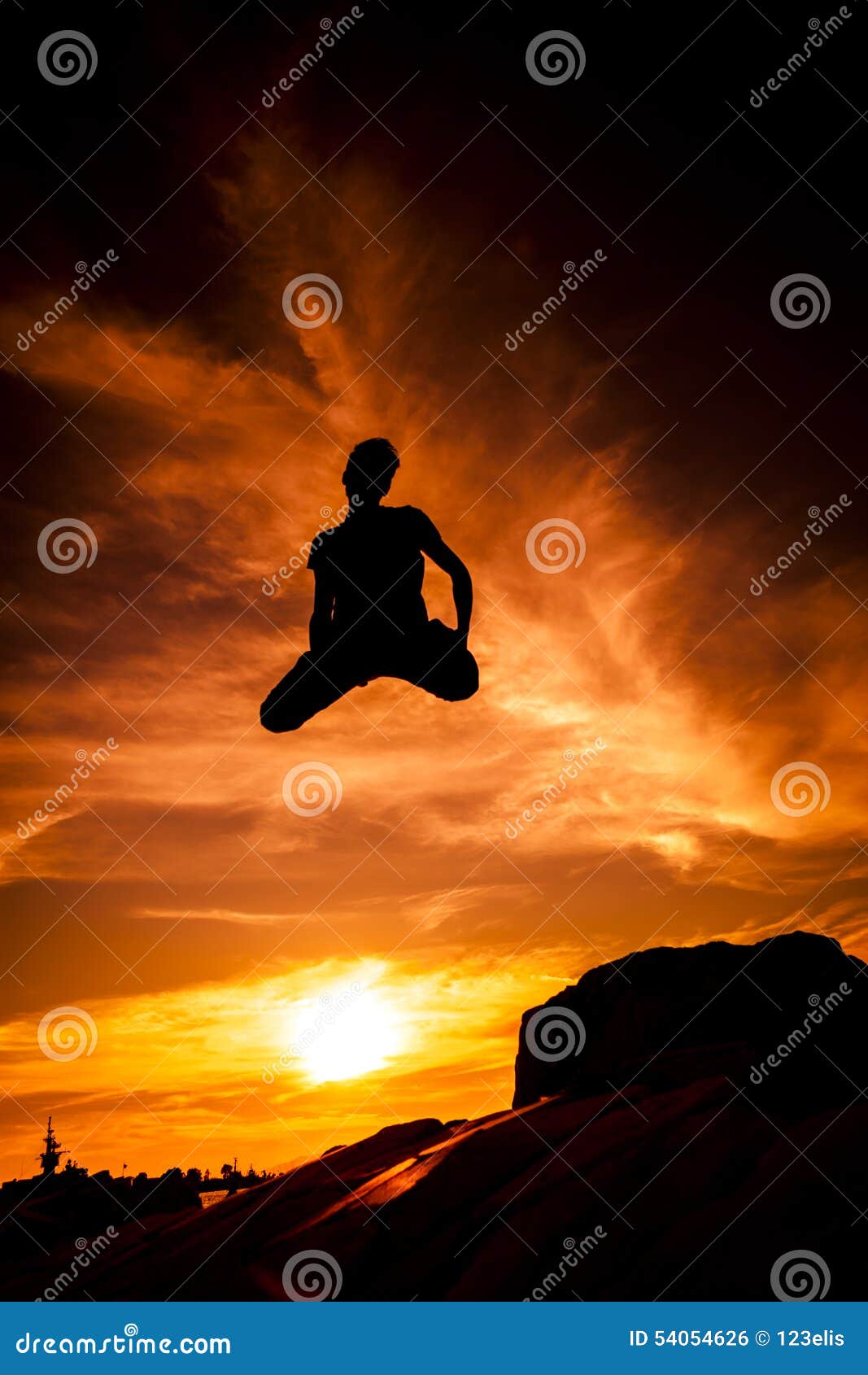 Springende Silhouetten stock foto. Image of actief, vrij - 54054626