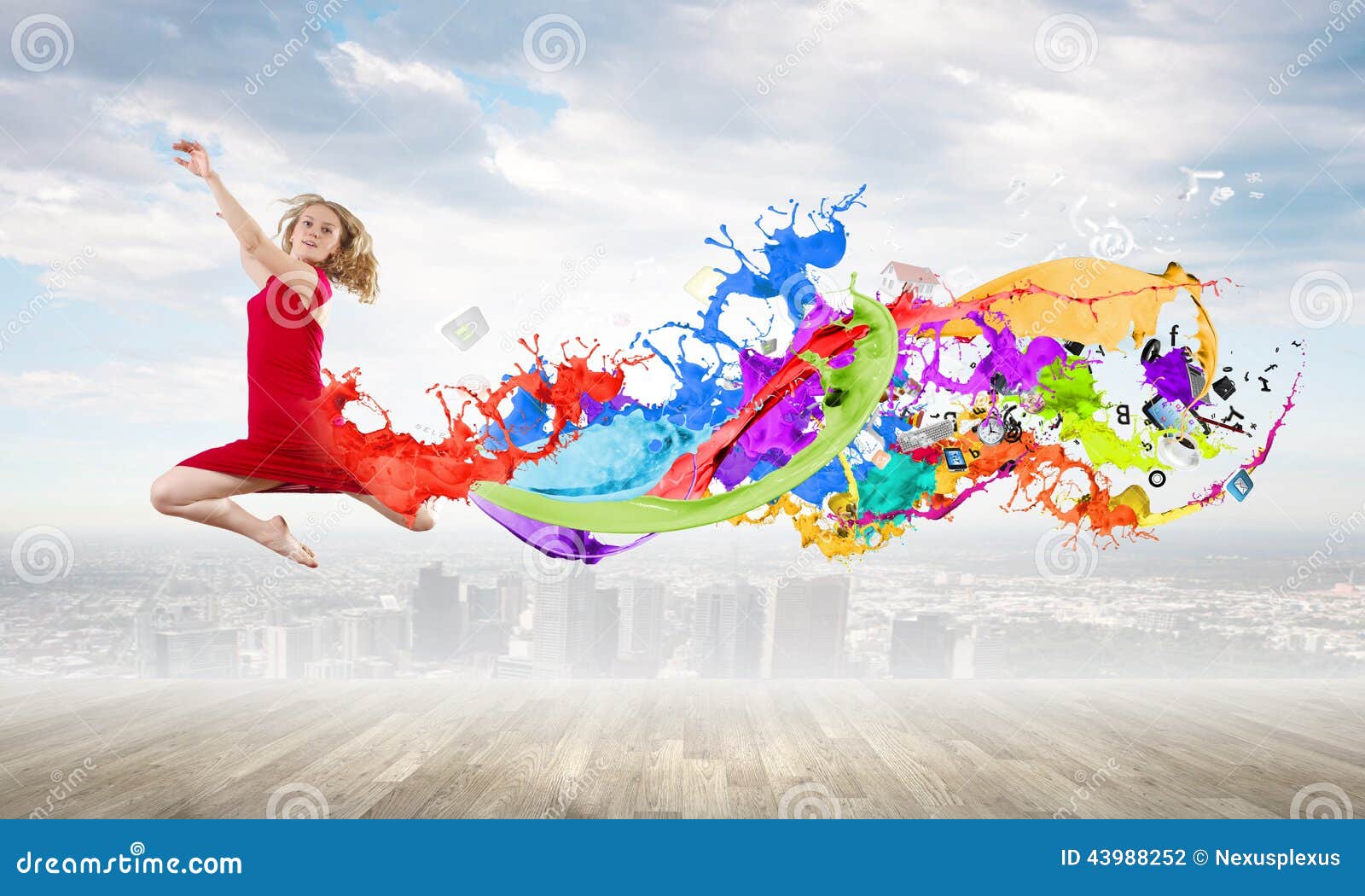 Springende vrouw stock foto. Image of nota, springen - 43988252