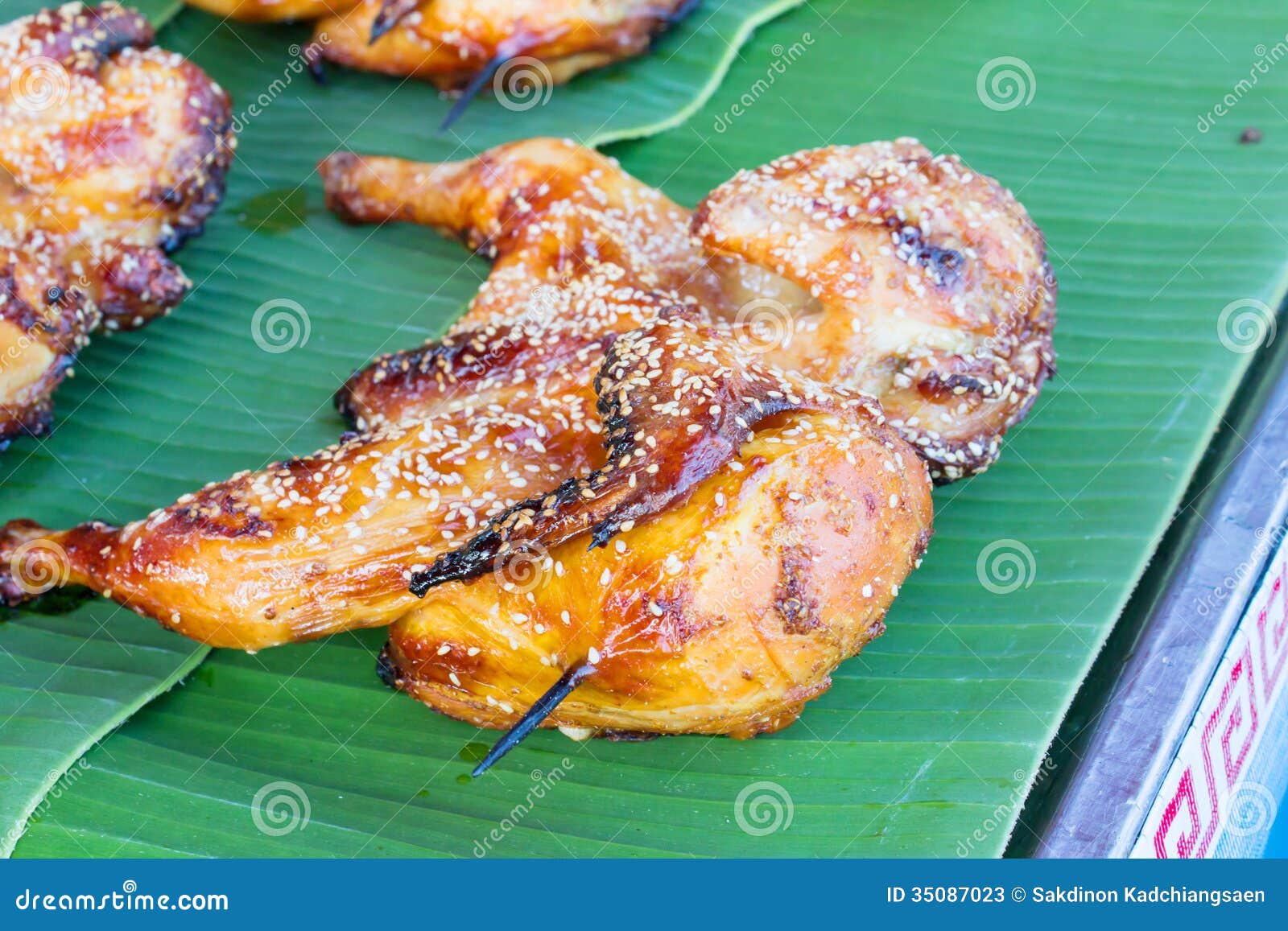 Sprinkle the Sesame Chicken Stock Image - Image of perfume, baked: 35087023