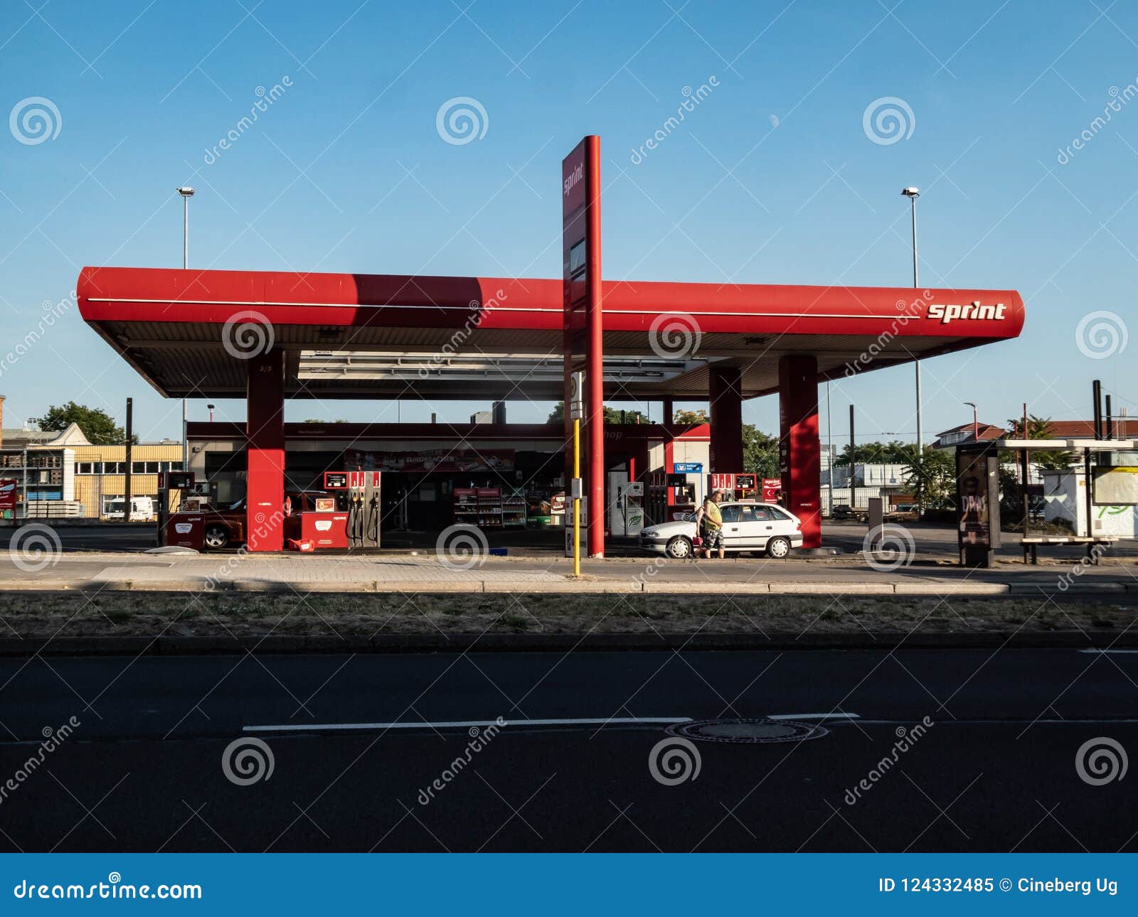 Sprint Aprovisiona De Combustible La Estación Imagen editorial - Imagen ...
