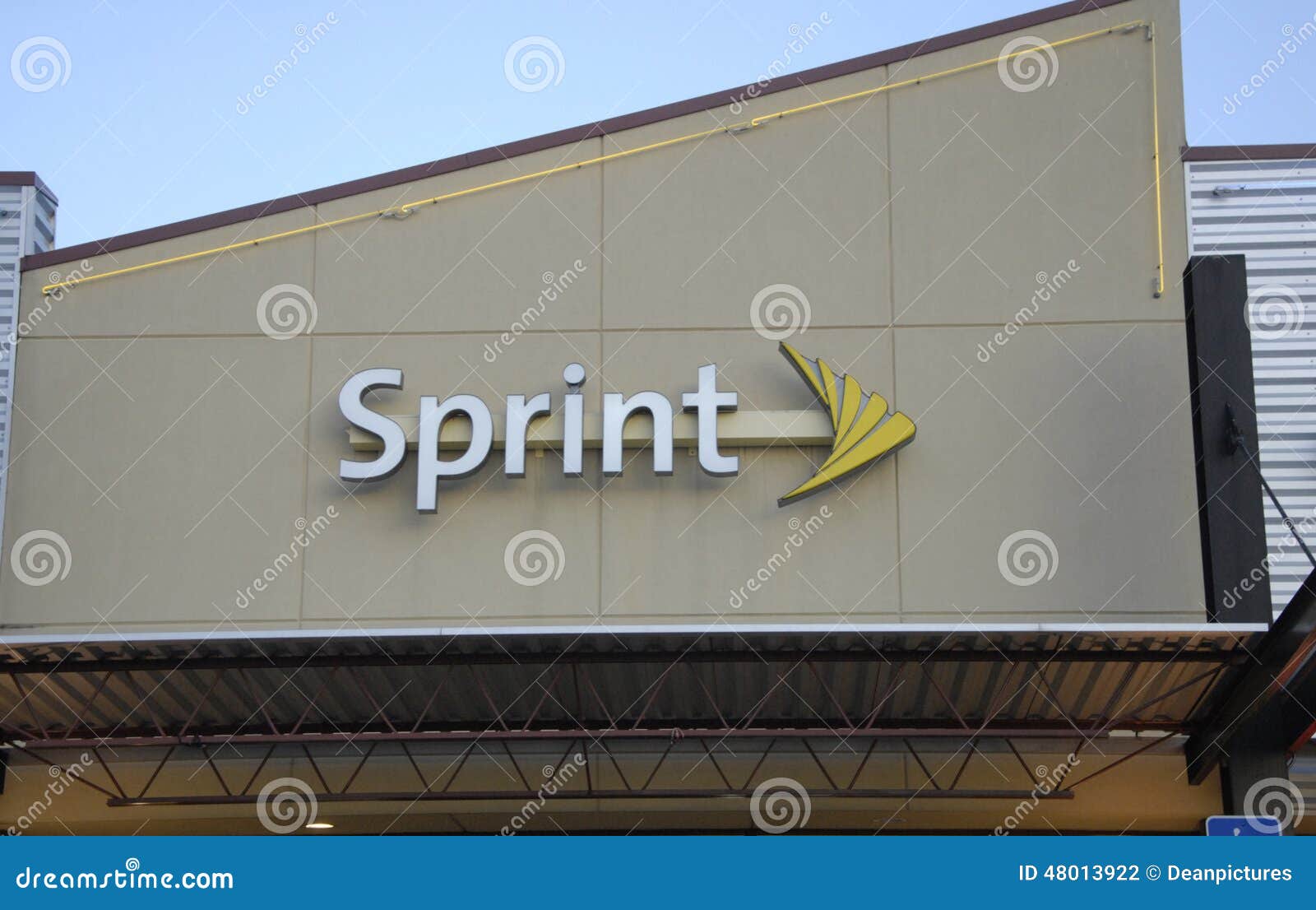 SPRINT INTERNET PROVIDER editorial photography. Image of traveler ... SPRINT INTERNET PROVIDER editorial photography. Image of traveler ...
