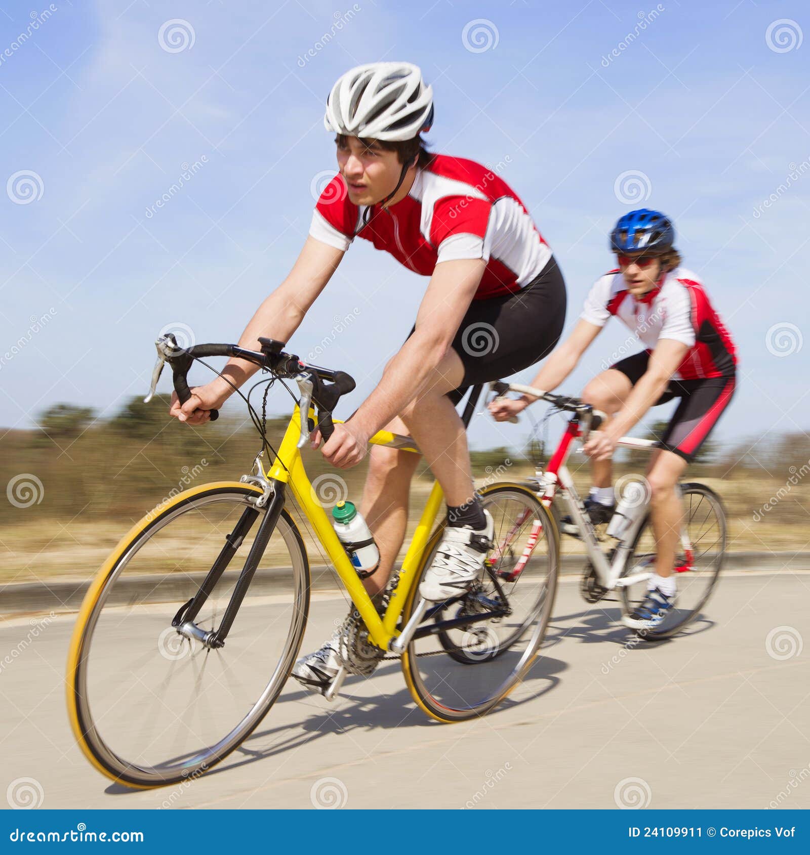 Sprinting cyclists stock image. Image of bikes, effort - 24109911