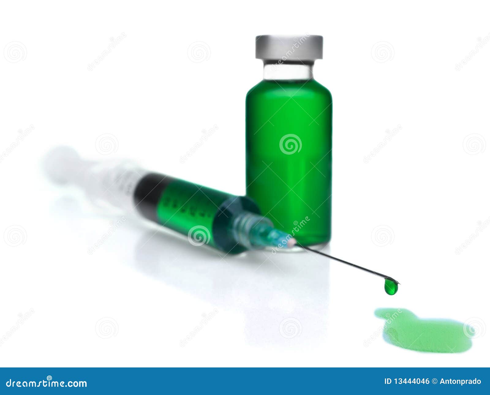 Spritze und Phiole stockfoto. Bild von diabetes, getrennt - 13444046