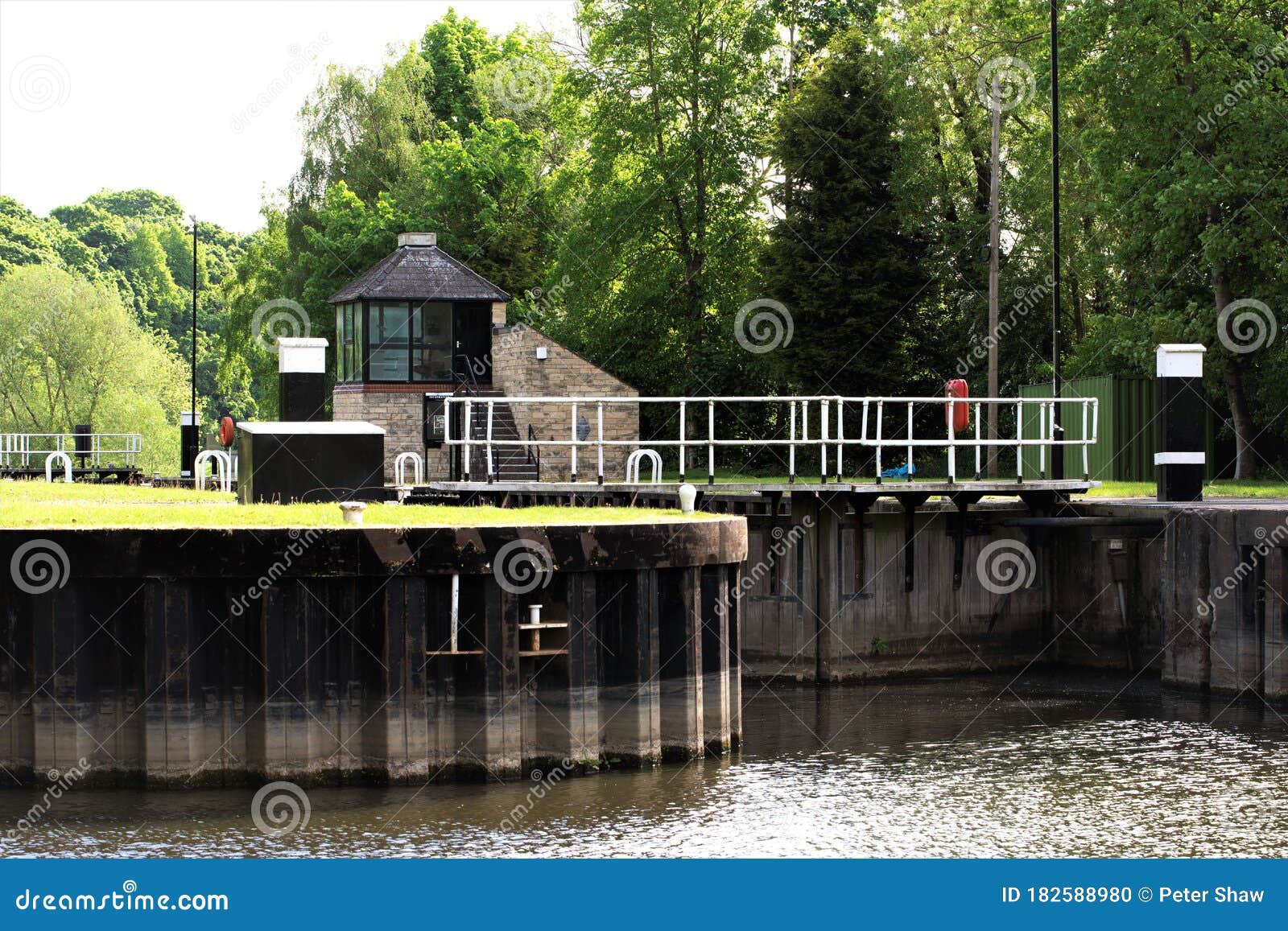 Sprotbrough Flash Lock on the River Don, Sprotbrough, Doncaster, in May ...