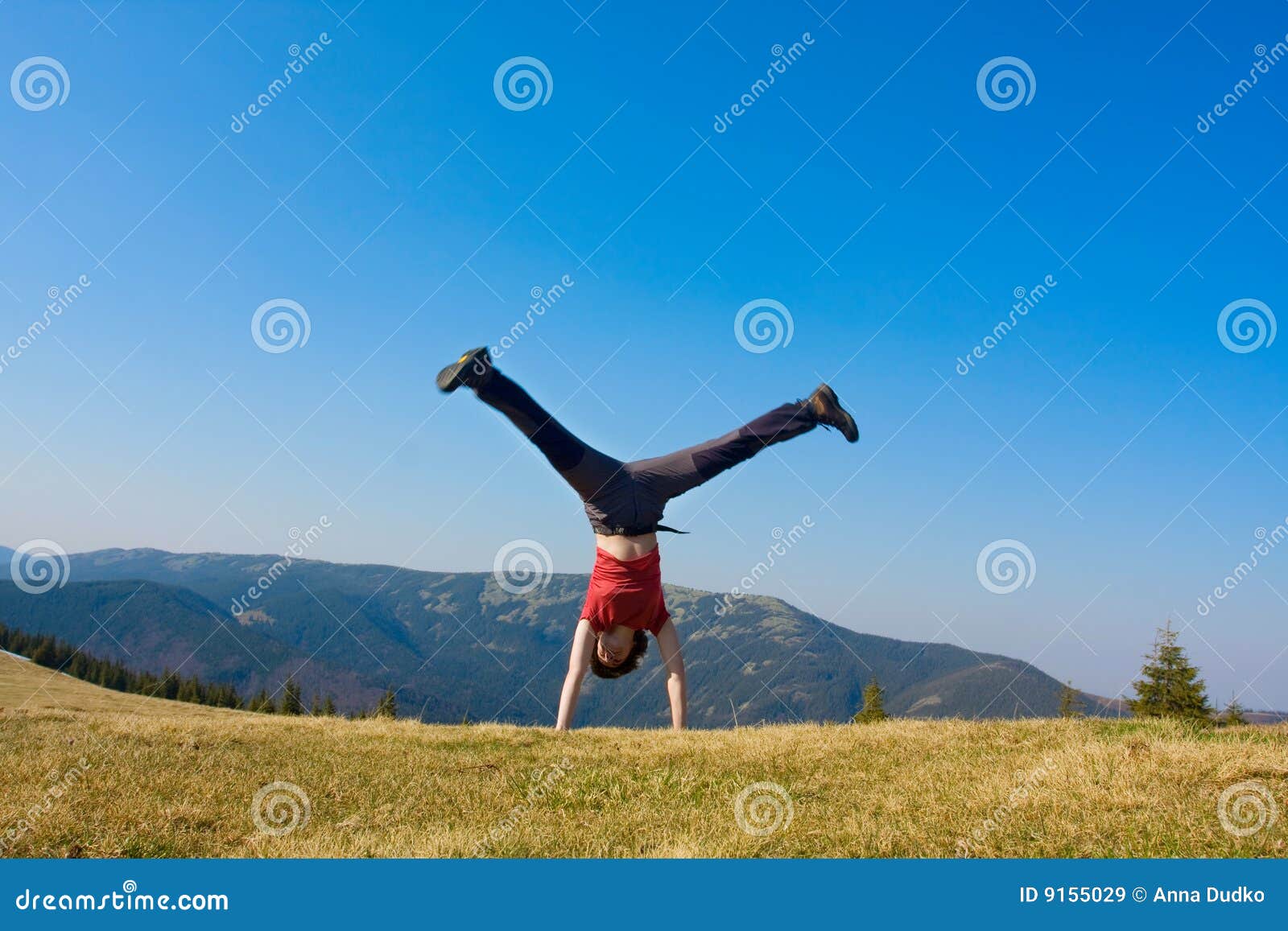 Sprung stockbild. Bild von freizeit, wanderung, sprung - 9155029