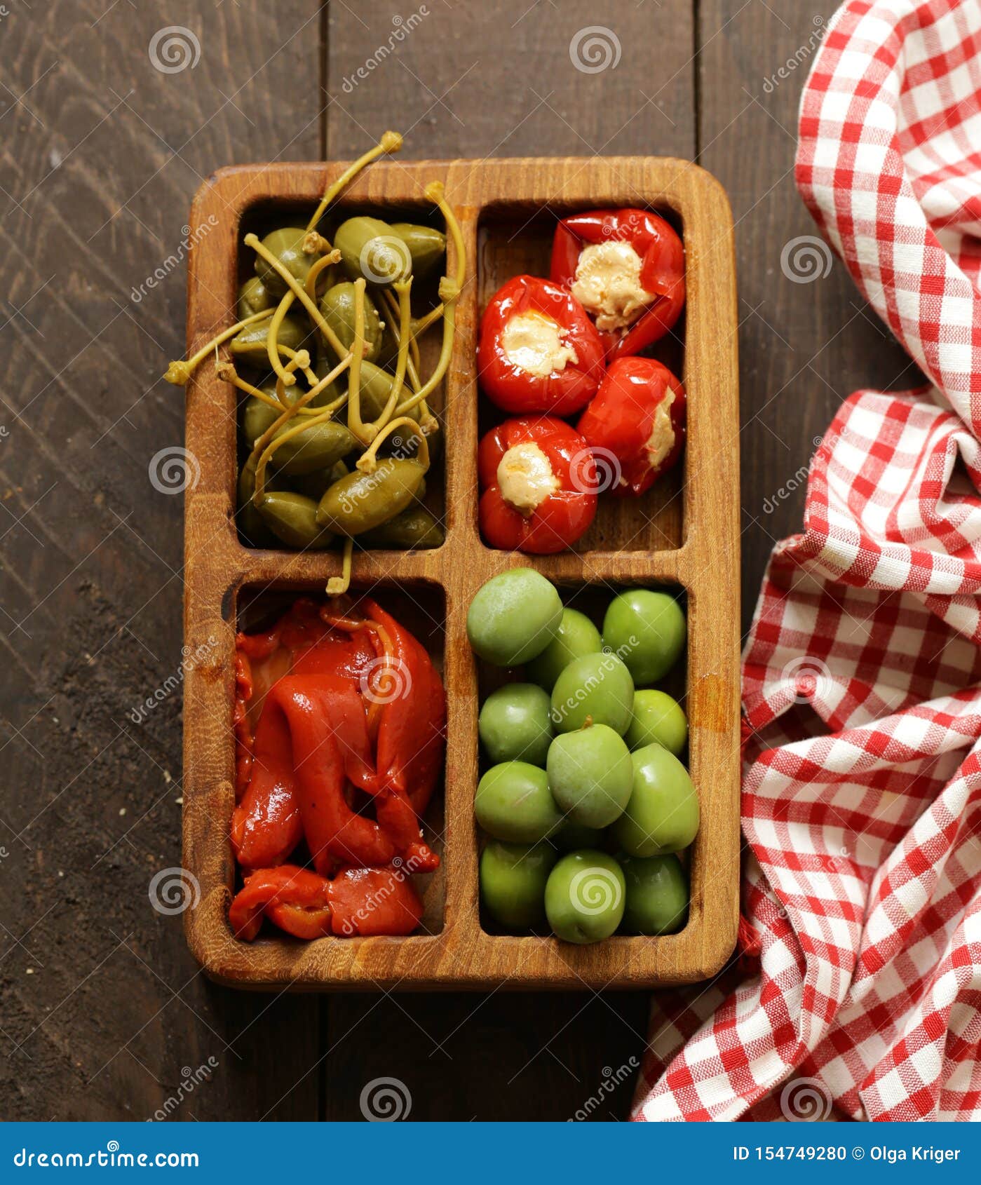 Spuntini Italiani Dei Antipasti Fotografia Stock - Immagine di spuntini ...