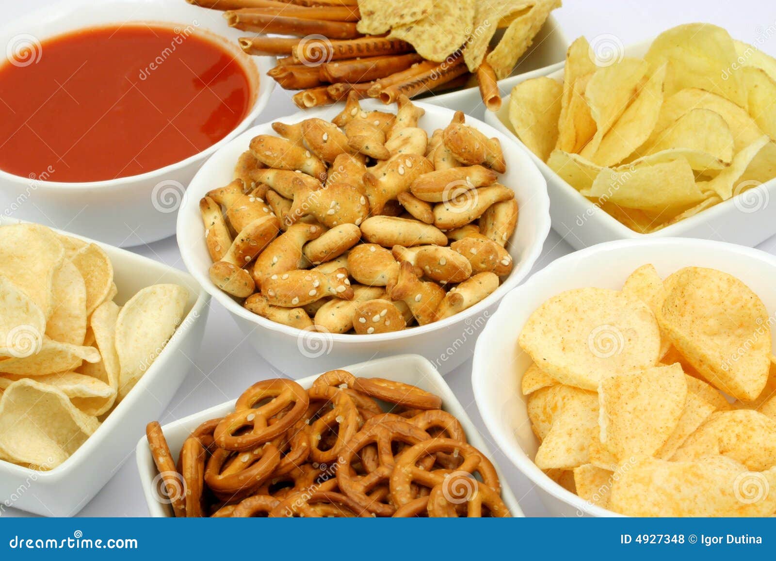 Spuntini salati fotografia stock. Immagine di consumo - 4927348