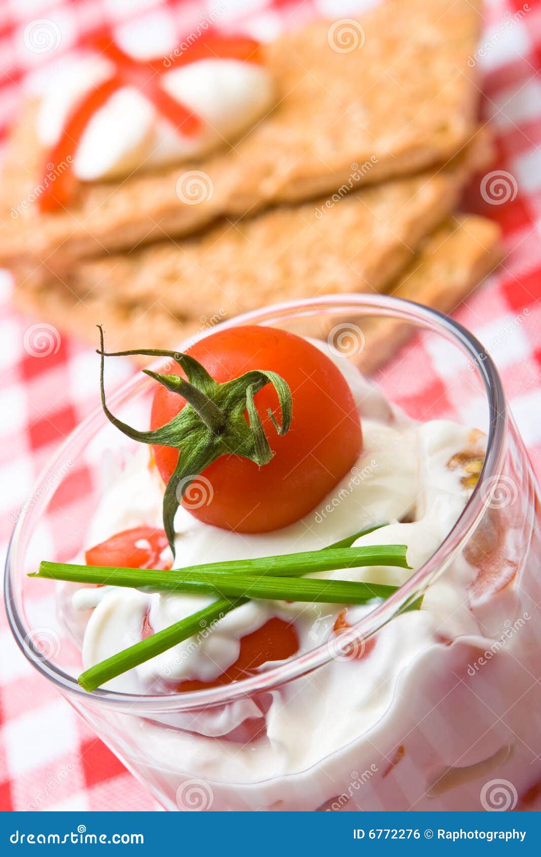 Spuntino sano del pomodoro fotografia stock. Immagine di alimento - 6772276