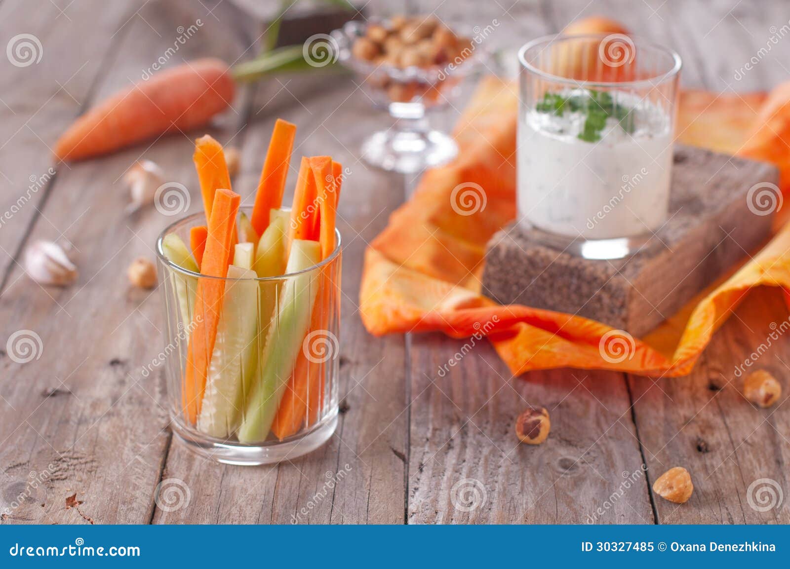 Spuntino vegetariano immagine stock. Immagine di alimento - 30327485