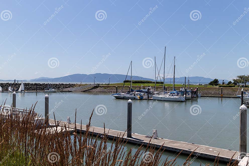 Squalicum bay-view of pier stock photo. Image of water - 32073518