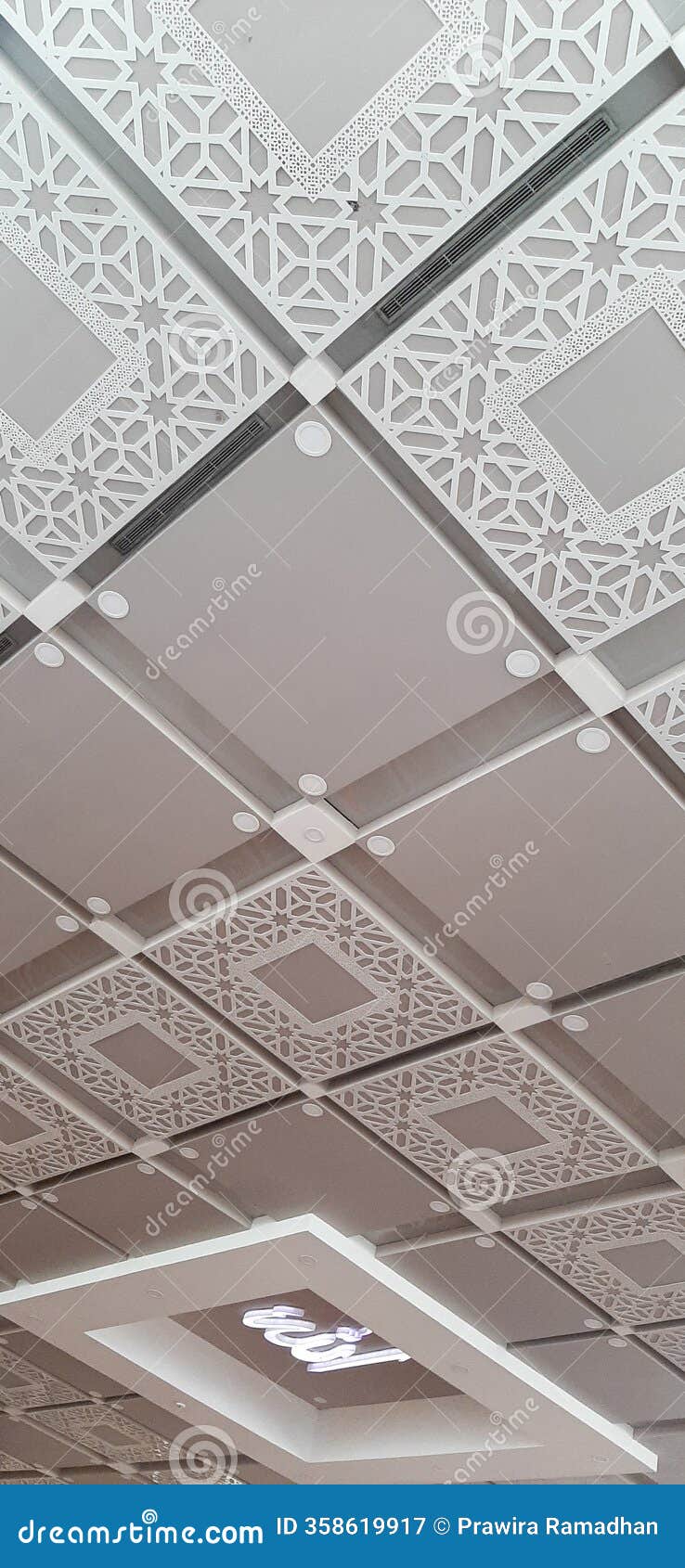 White Ceiling Image with Pattern Stock Image - Image of glass, flooring ...