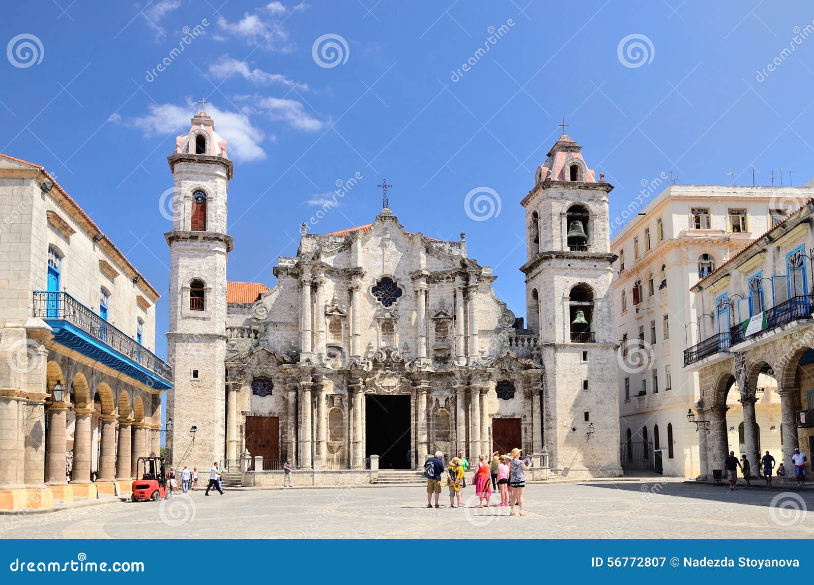 Square in Havana , Cuba editorial photography. Image of caribbean ...