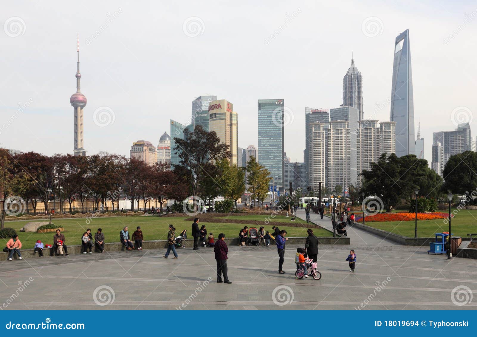 Square in Shanghai, China editorial stock image. Image of city - 18019694