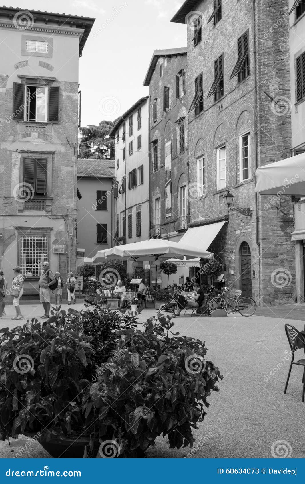 Square of a Small Town in Italy Stock Image - Image of black, medieval ...