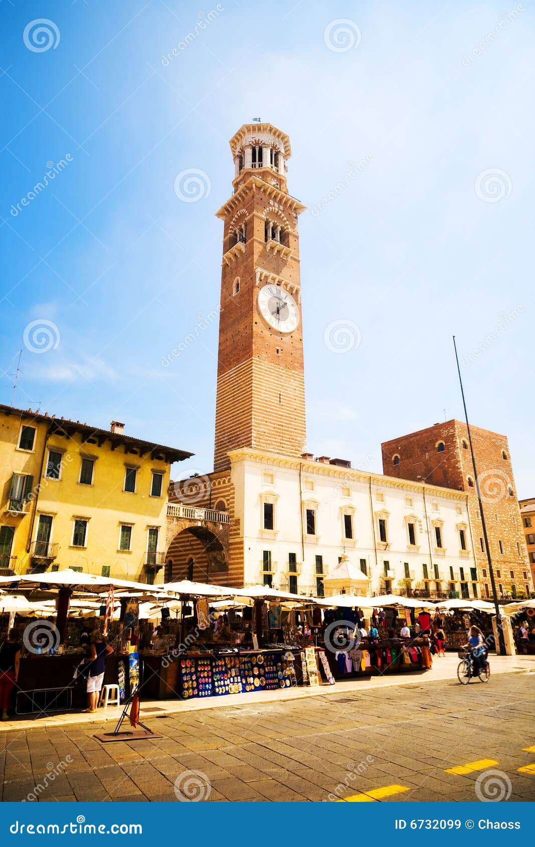 Square of Verona Italy stock image. Image of italian, palace - 6732099