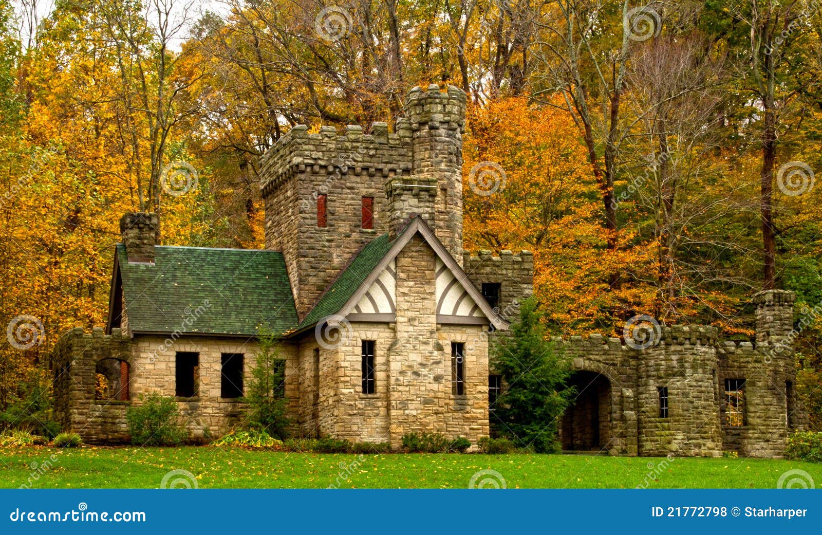 Squire S Castle in the Fall. Stock Photo - Image of house, gatehouse ...