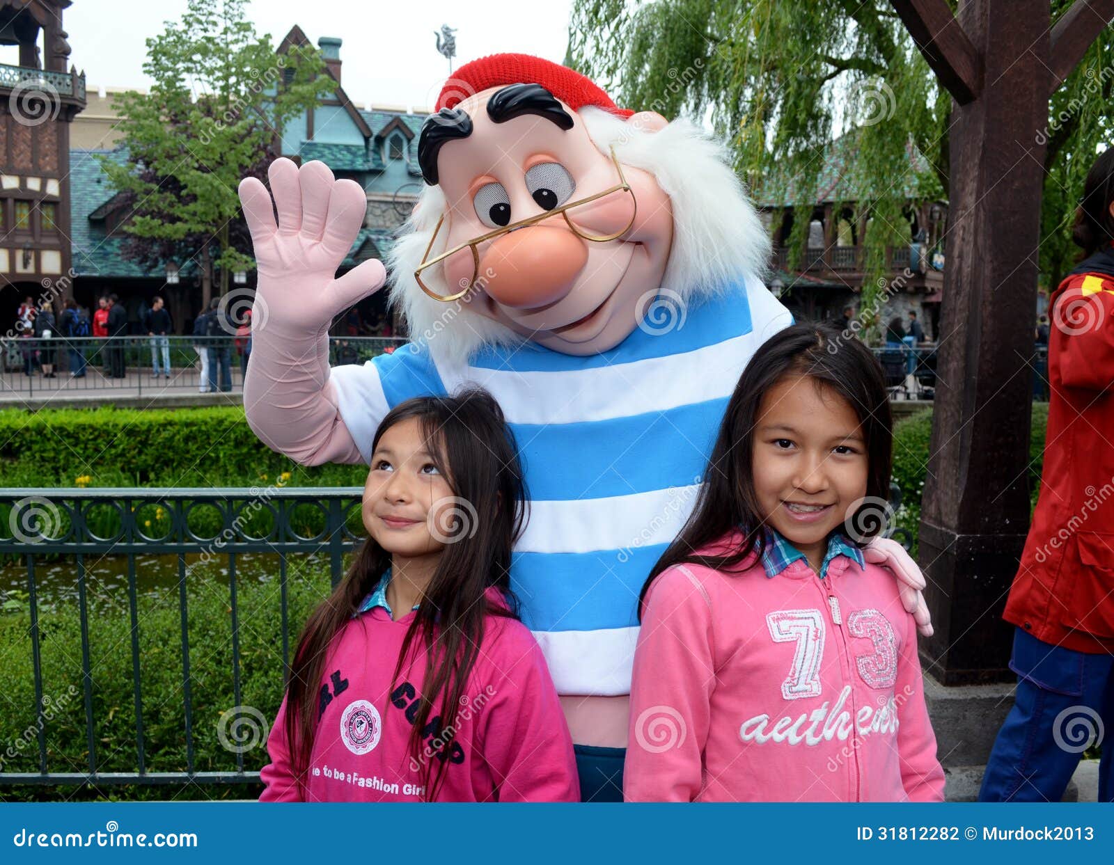 Sr. Smee fotografía editorial. Imagen de peter, saludo - 31812282