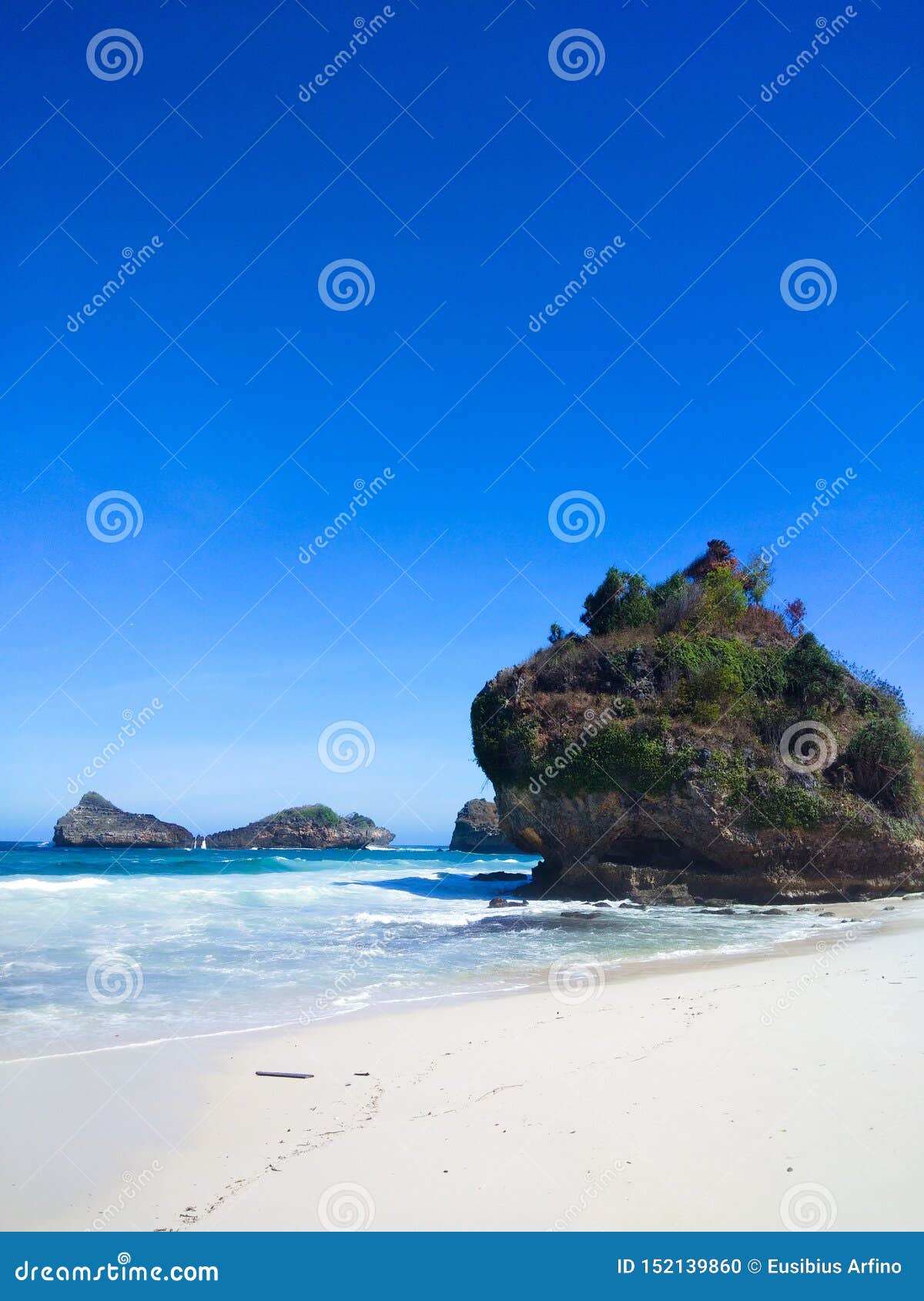 White Sand Srau Beach stock photo. Image of white, srau - 152139860