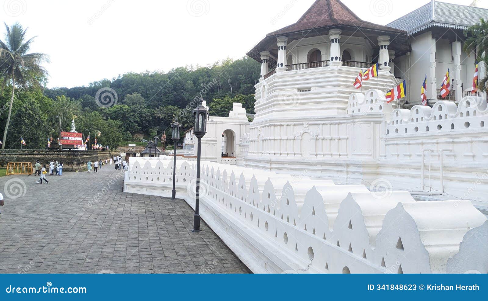 Sri Dalada Maligawa Located in Sri Lanka Temple of Tooth Kandy Sri ...