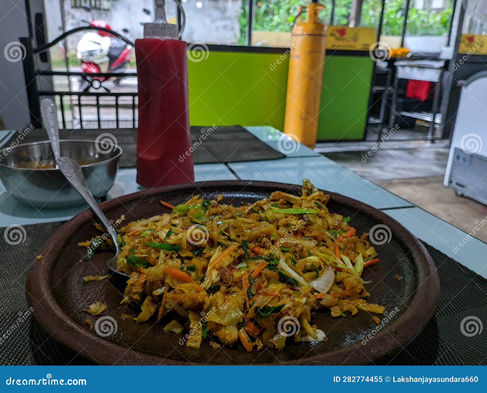 Sri Lankan Delicious Chicken Kottu Roti Stock Image - Image of colorful ...