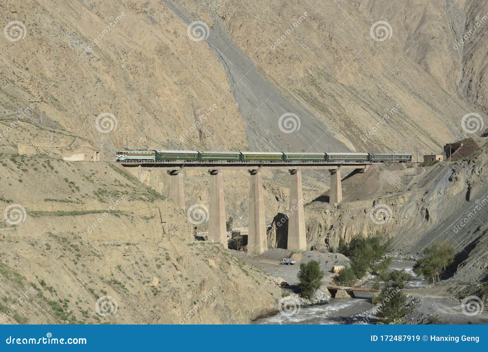 A SS3 train in China stock image. Image of gansu, railway - 172487919