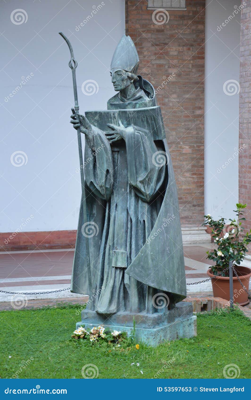 St Anselm Statue imagen de archivo. Imagen de anselmo - 53597653