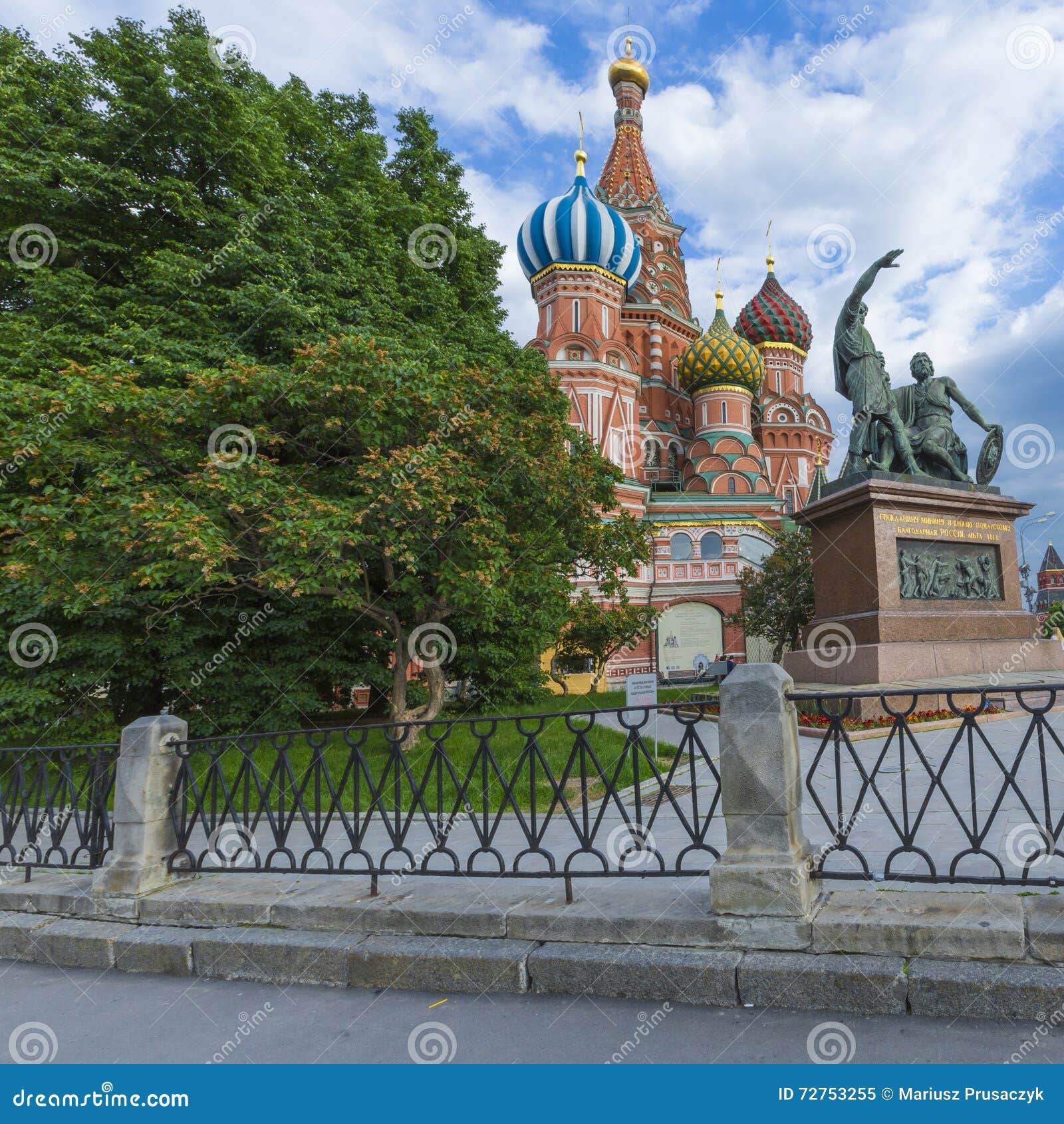 St Basils Cathedral on Red Square in Moscow Stock Image - Image of ...