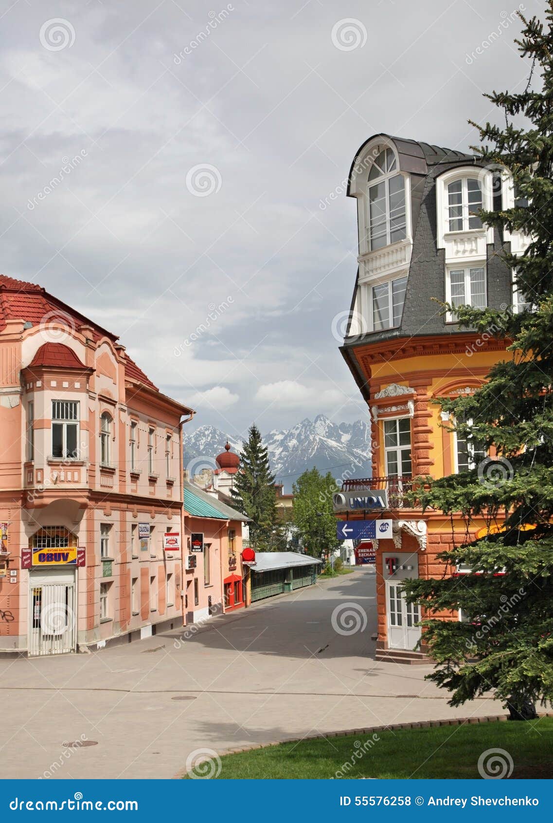 St. Egidius Square in Poprad Slowakei Redaktionelles Stockfoto - Bild ...