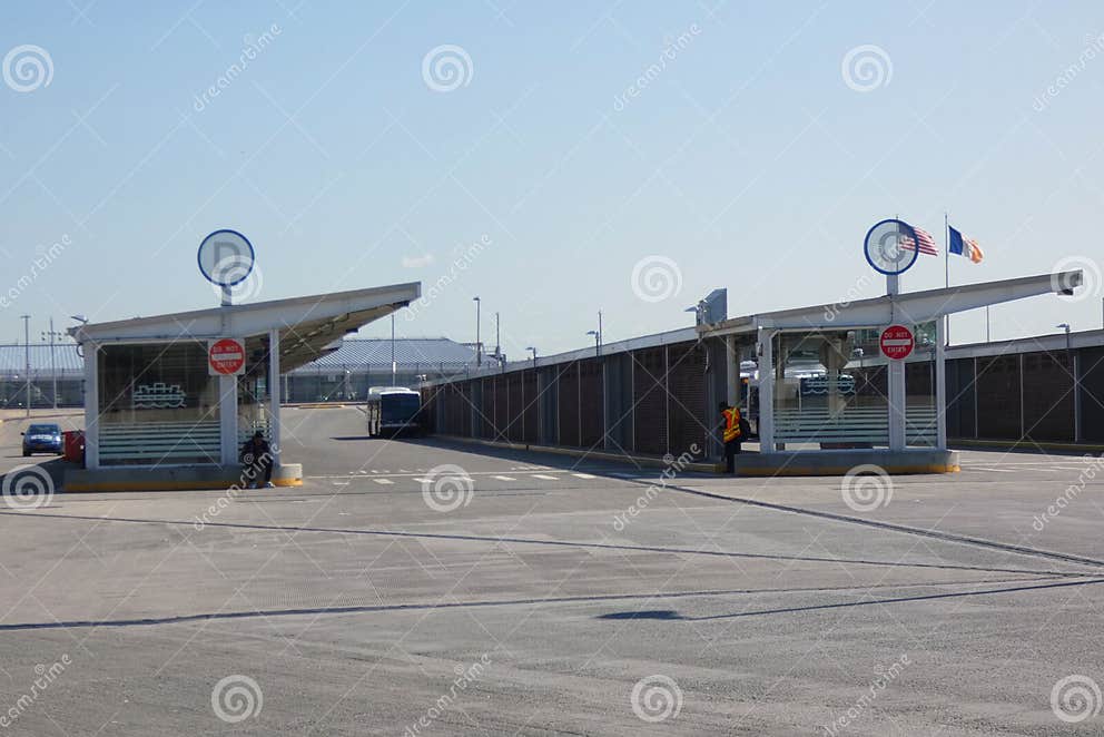 St George Bus Terminal imagen de archivo editorial. Imagen de ciudades ...