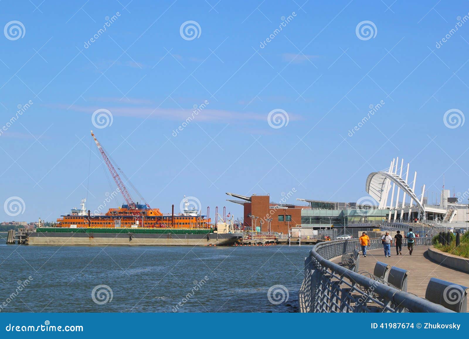 St. George Ferry Terminal Auf Staten Island Redaktionelles Stockbild ...