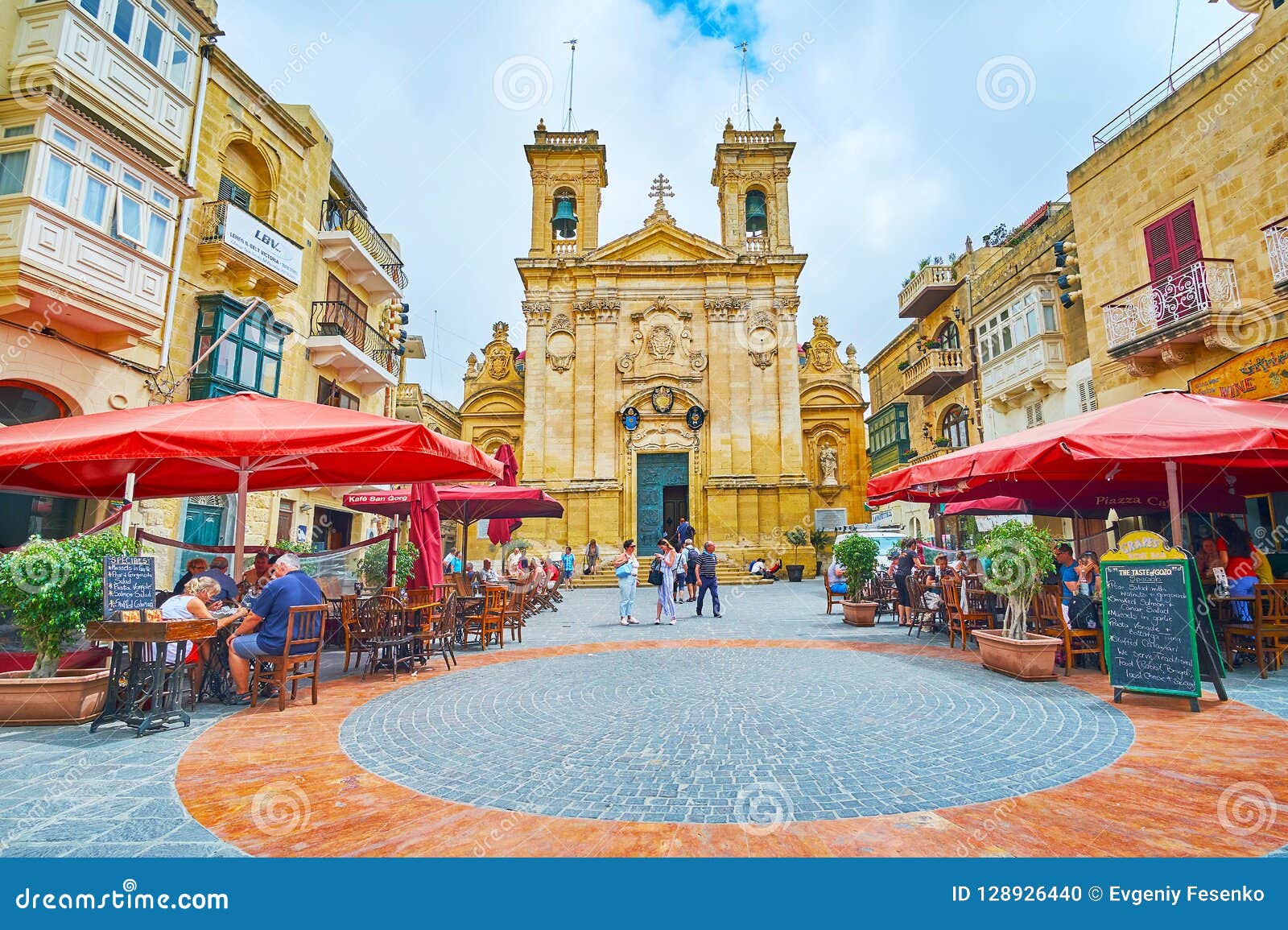 St. George Square in Victoria, Gozo, Malta Redaktionelles Bild - Bild ...