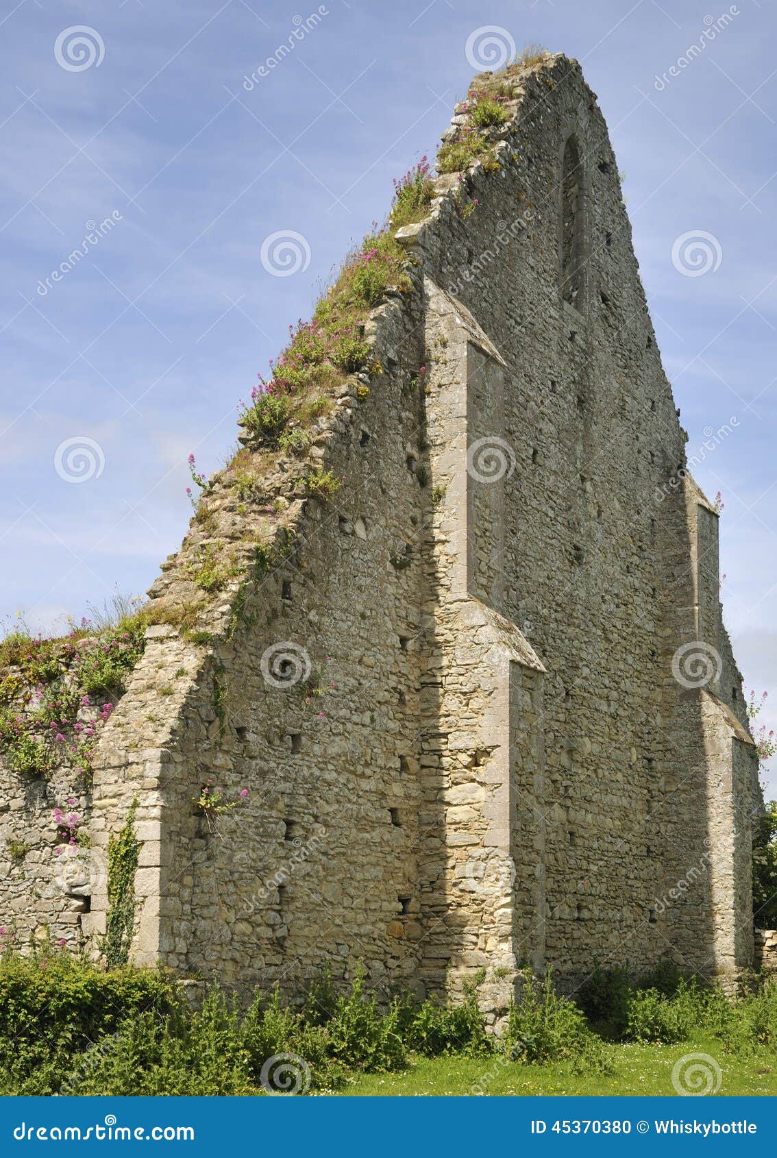 St Leonards Grange Medieval Tithe Barn Stock Photo - Image of ...