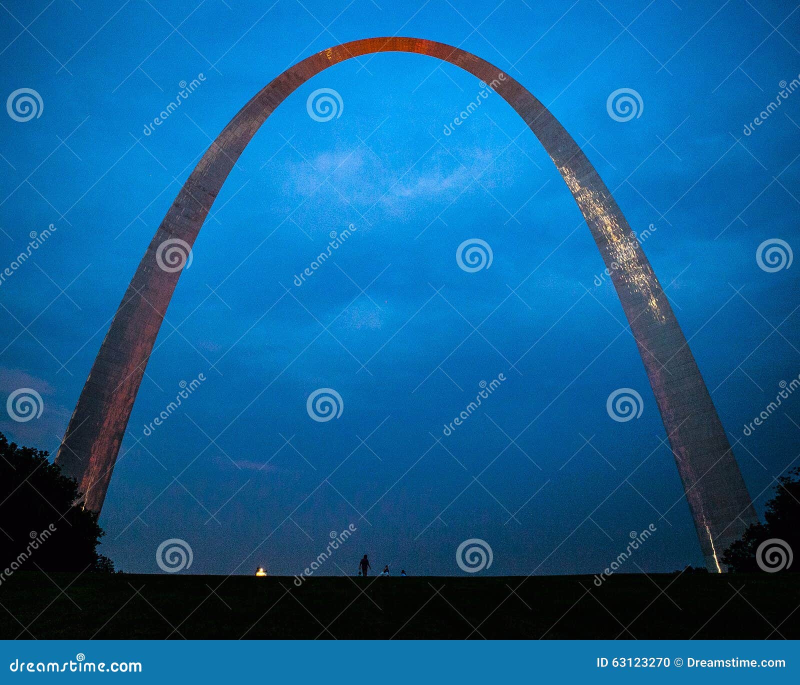 St Louis Gateway Arch by Night Editorial Image - Image of structure ...