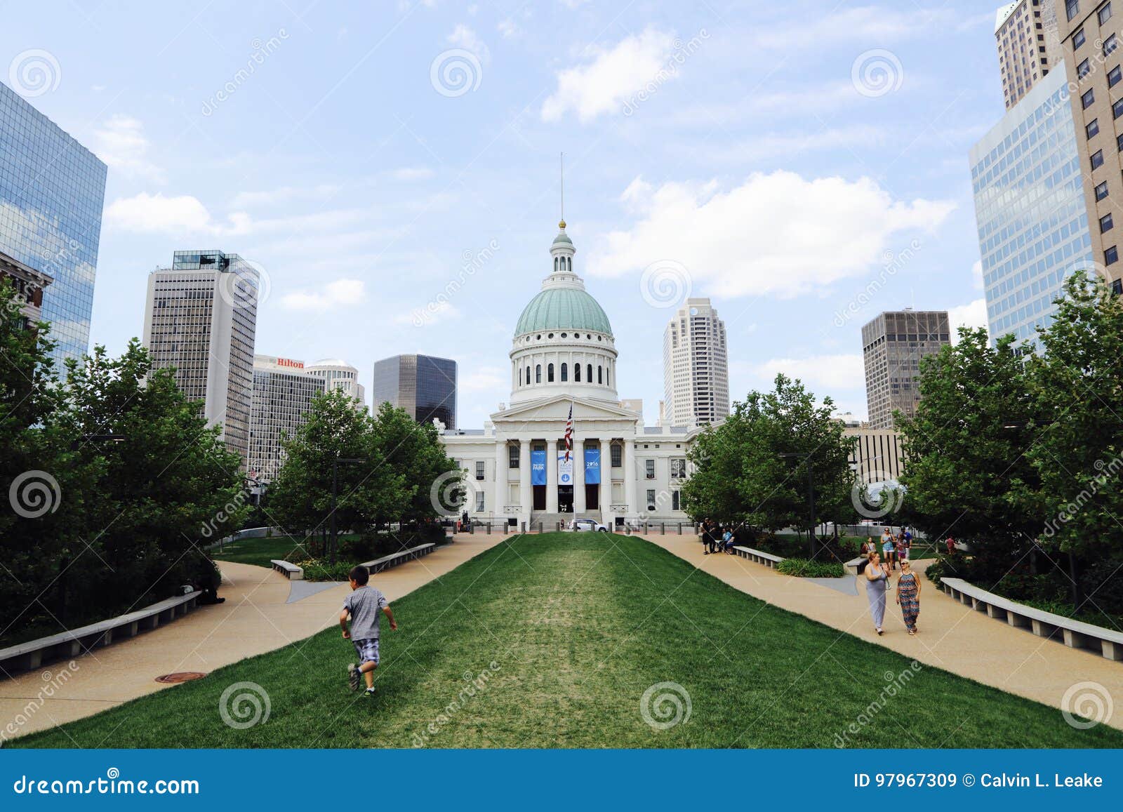 St Louis Old Courthouse Courtyard St Louis, MES Imagen de archivo ...