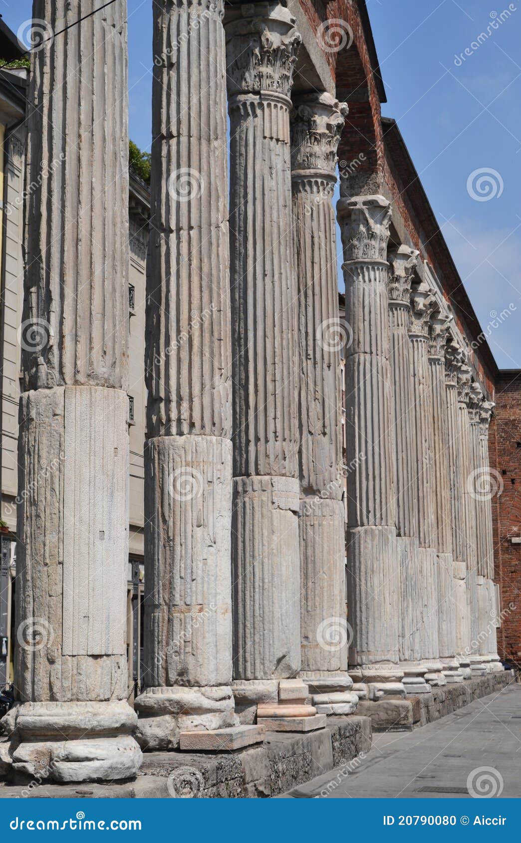 St Lowrence Columns - Milan Italy Stock Photo - Image of classical ...