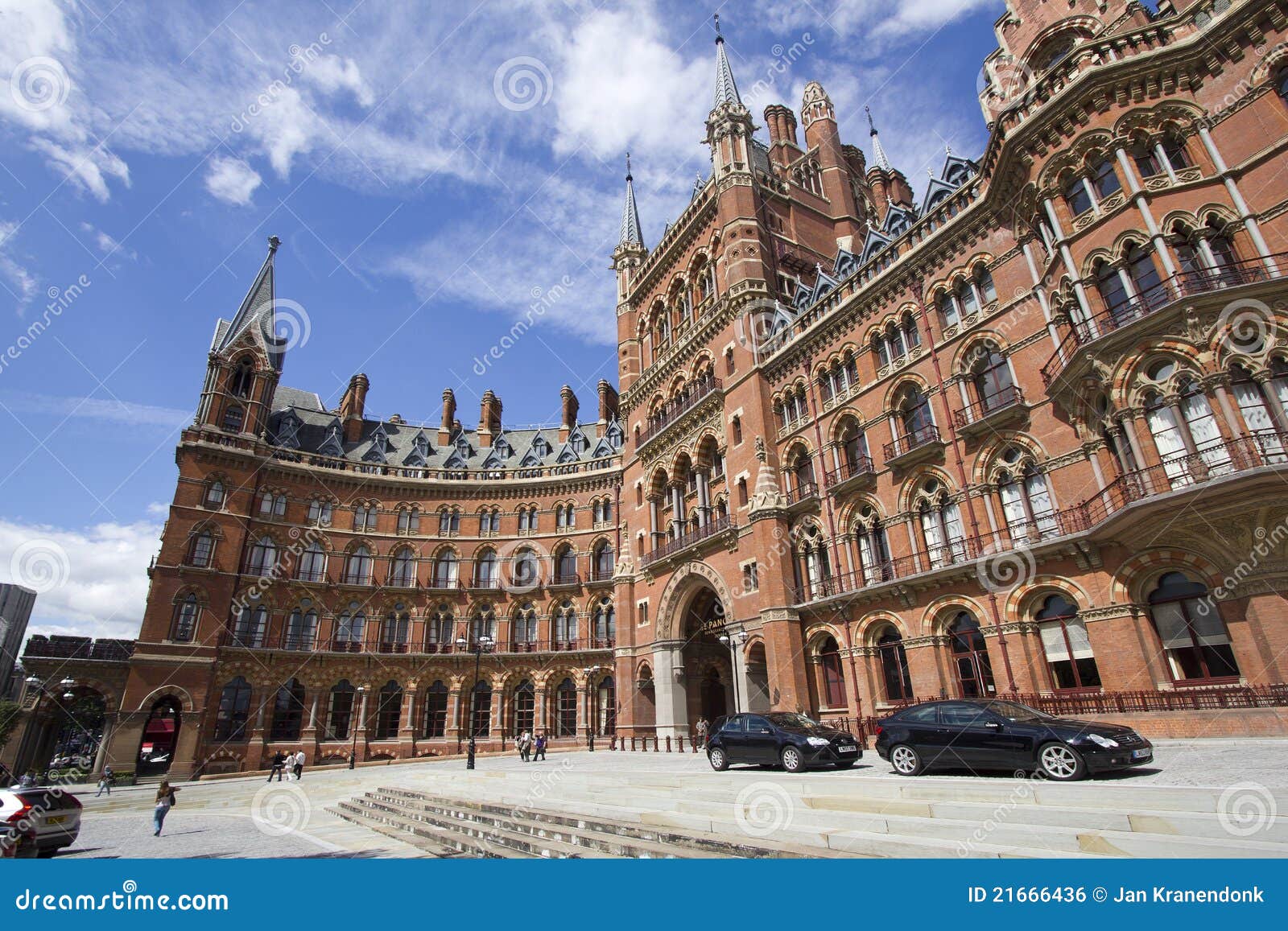 St. Pancras Station London editorial photo. Image of english - 21666436