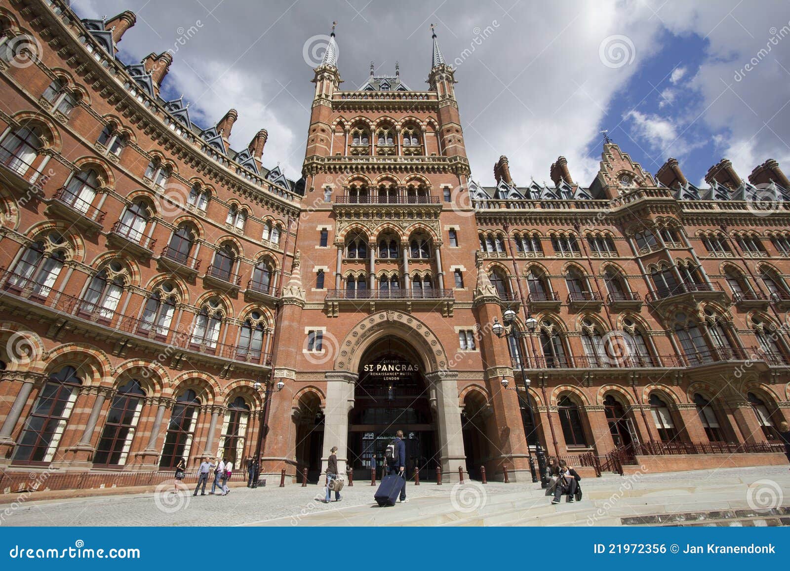 St. Pancras Station London editorial photo. Image of station - 21972356