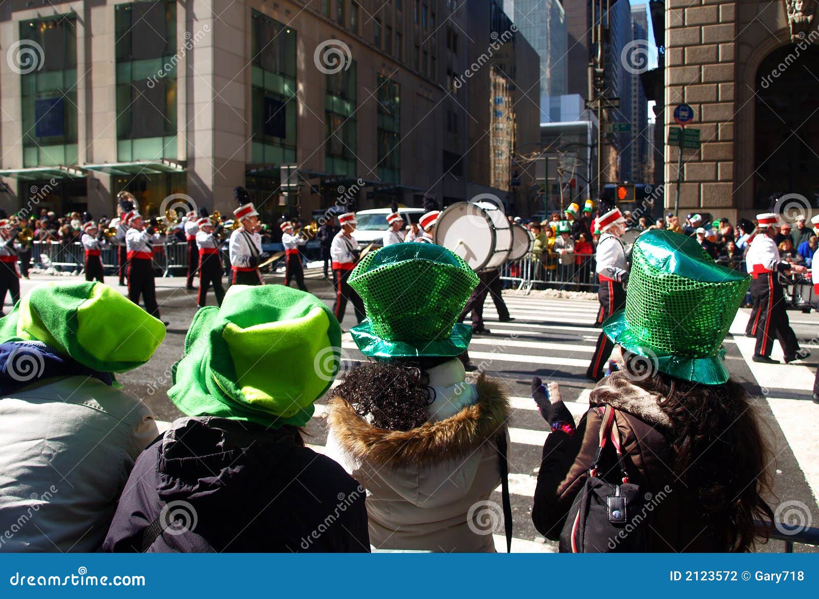 The St. Patrick Day Parade editorial photography. Image of leaves - 2123572