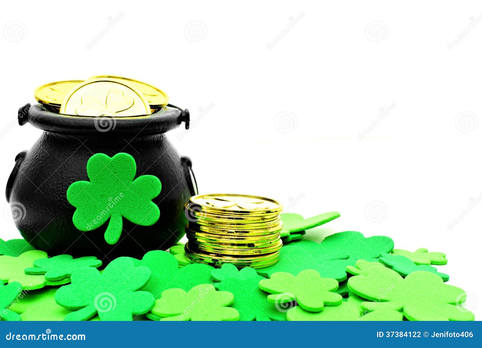 St Patricks Day Pot of Gold Stock Photo - Image of gold, irish: 37384122