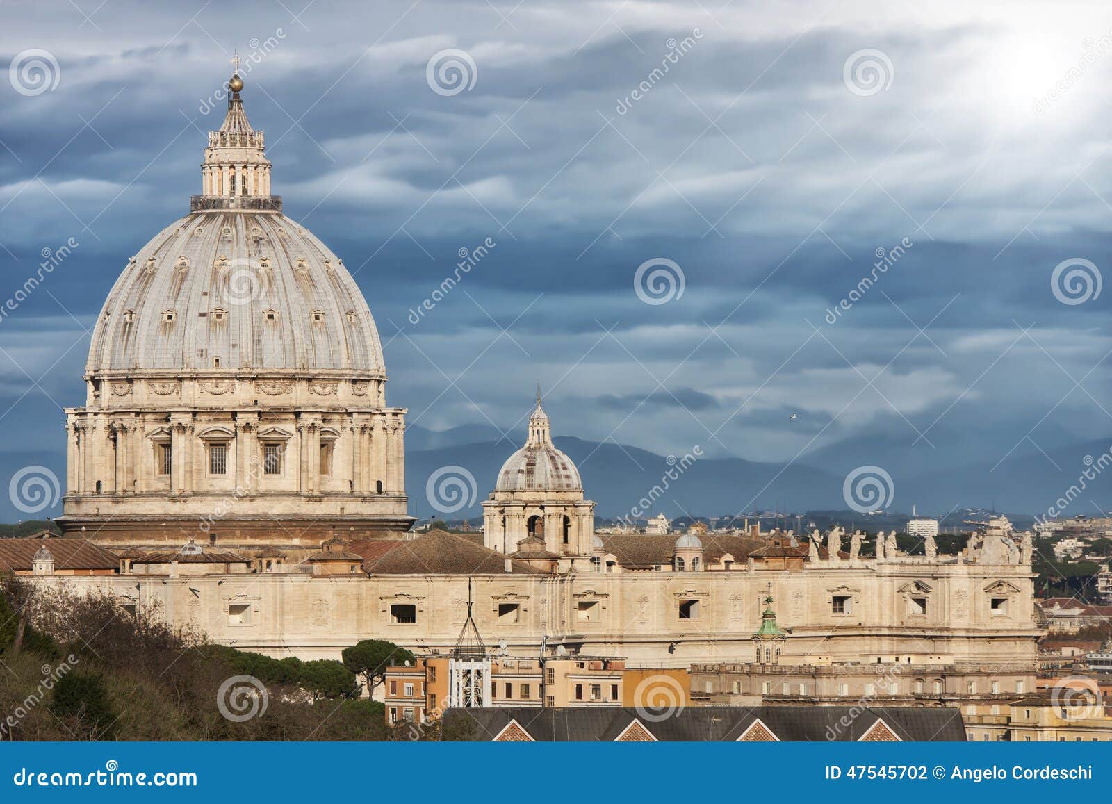 St. Peter (Vatican City, Rome - Italy). Clouds and Sunlight Stock Photo ...