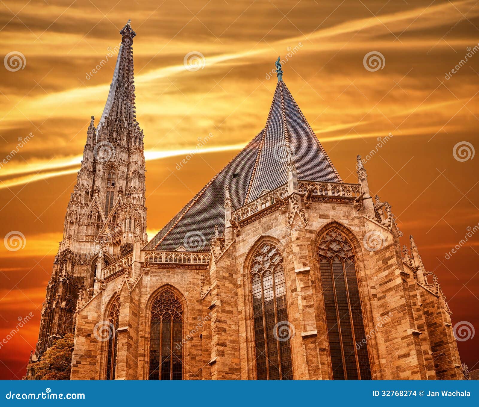 St. Stephan Cathedral in Vienna Stock Photo - Image of capital ...