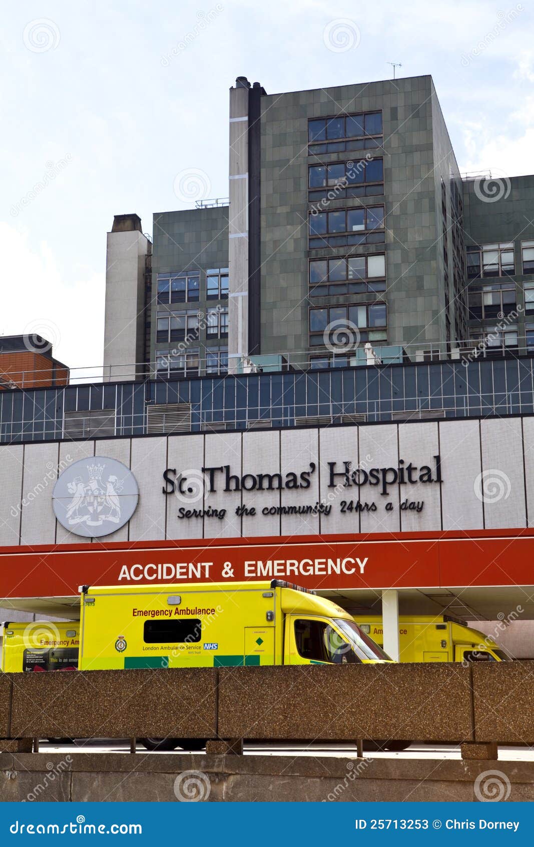 NHS Guys & St. Thomas Hospital London, During Coronavirus Lockdown ...