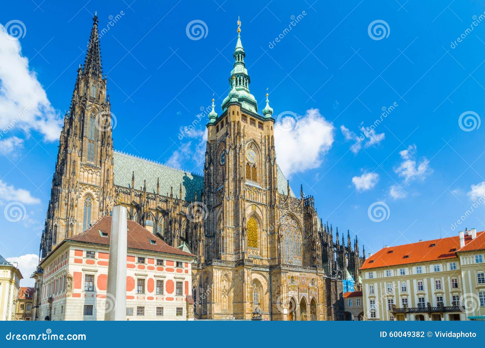 St Vitus Cathedral in Praag Stock Foto - Image of middeleeuws, tempel ...