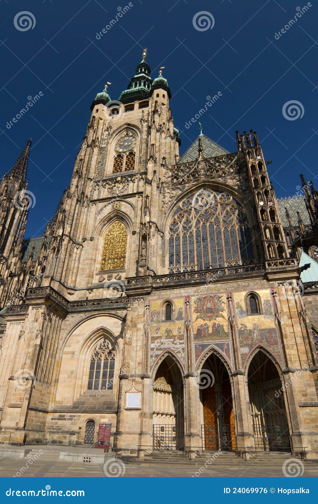 St. Vitus Kathedraal in Praag Stock Foto - Image of rozet, gebouw: 24069976