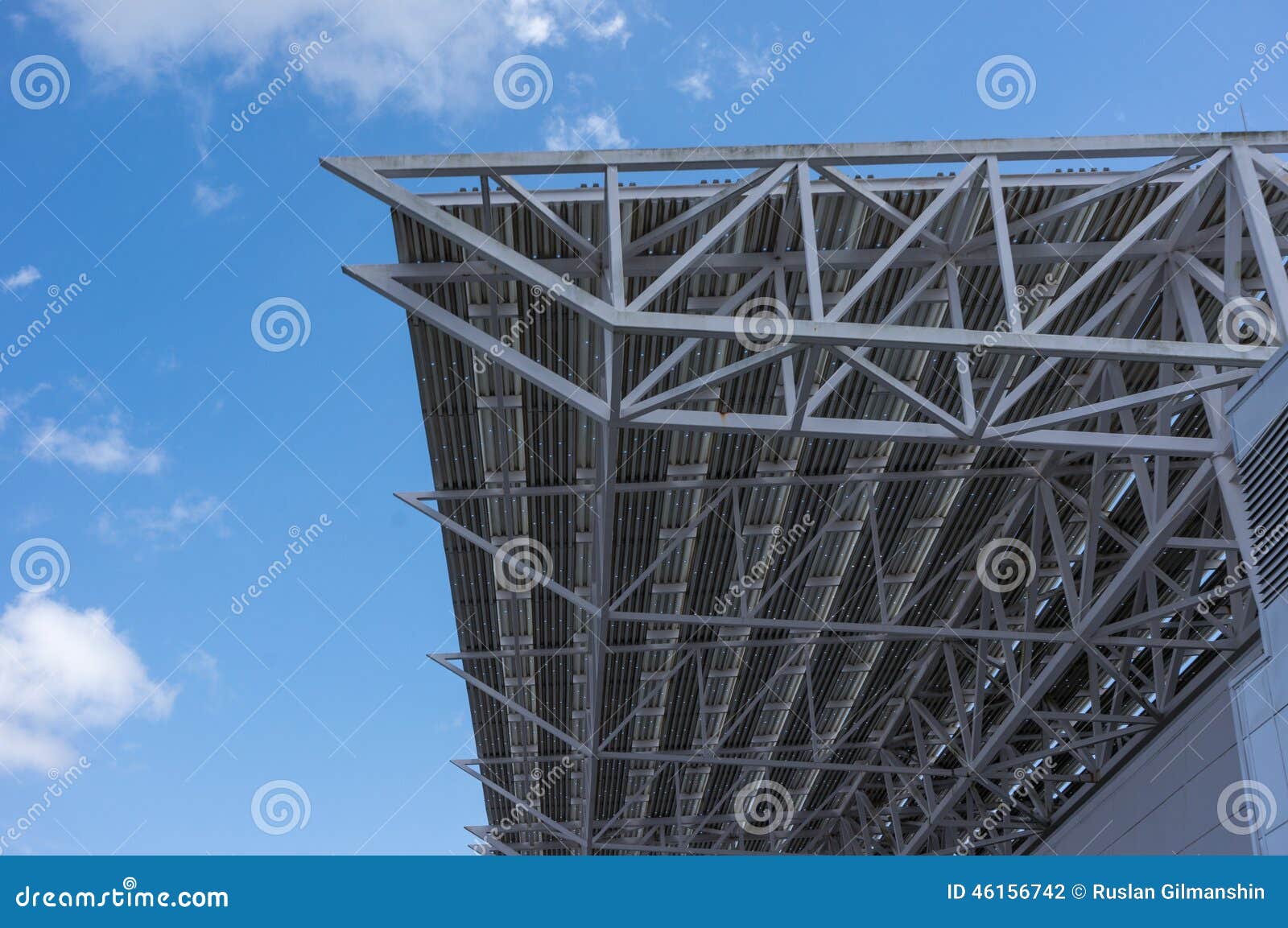 Staaldak stock foto. Image of helder, stralen, blauw - 46156742