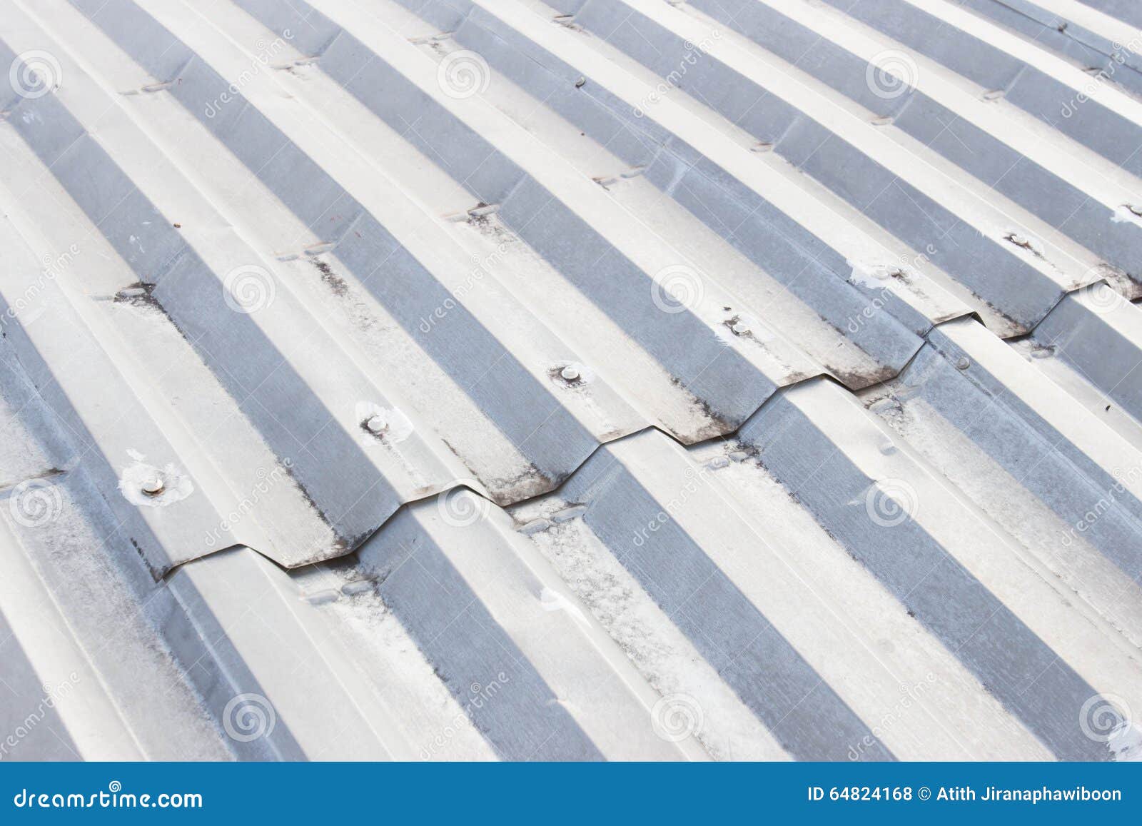 Staaldak stock foto. Image of gebouw, golf, grijs, stedelijk - 64824168