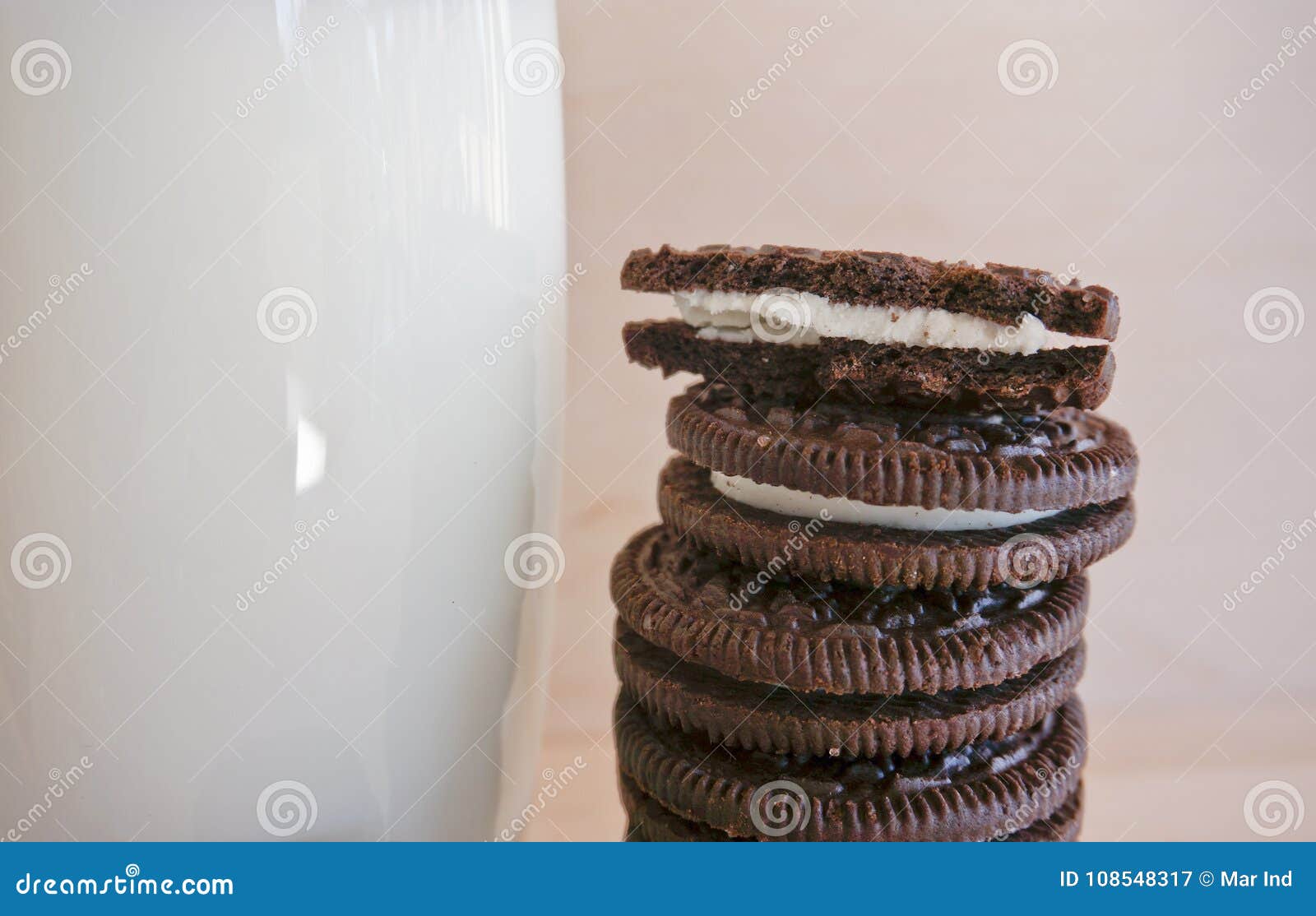 2,807 Brown Oreo Stock Photos - Free & Royalty-Free Stock Photos from ...